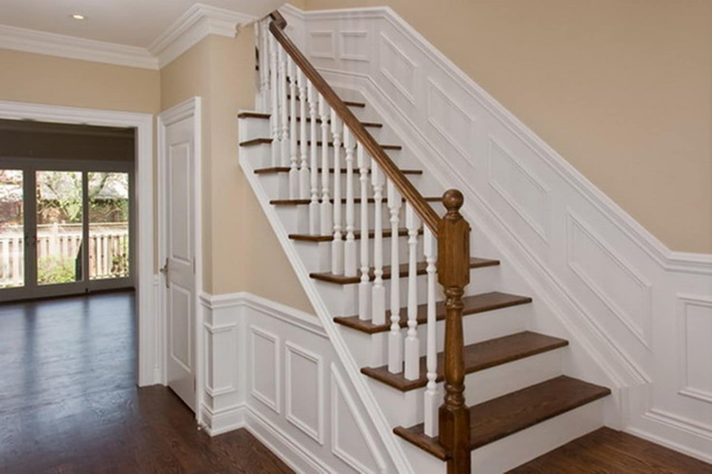 How to Add Wainscoting on Your Stairs: DIY Guide - Crowdy Home